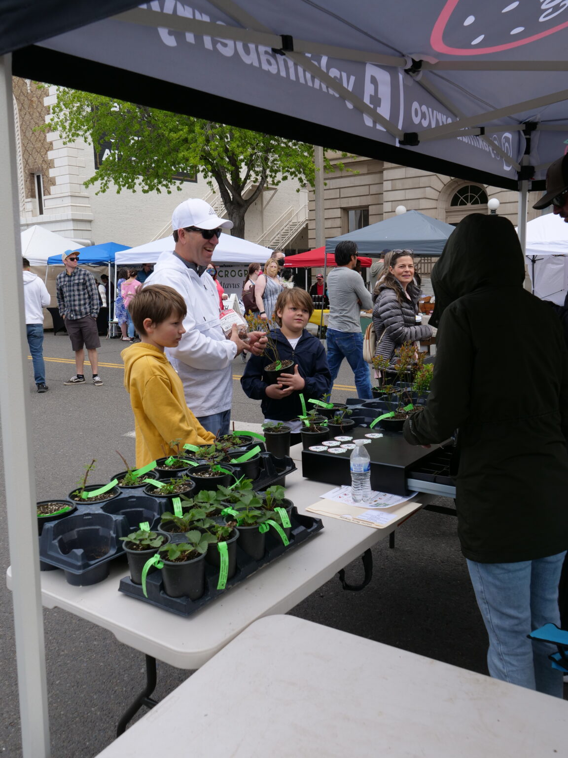 Downtown Yakima Farmers Market Opens 2022 | Snapshots